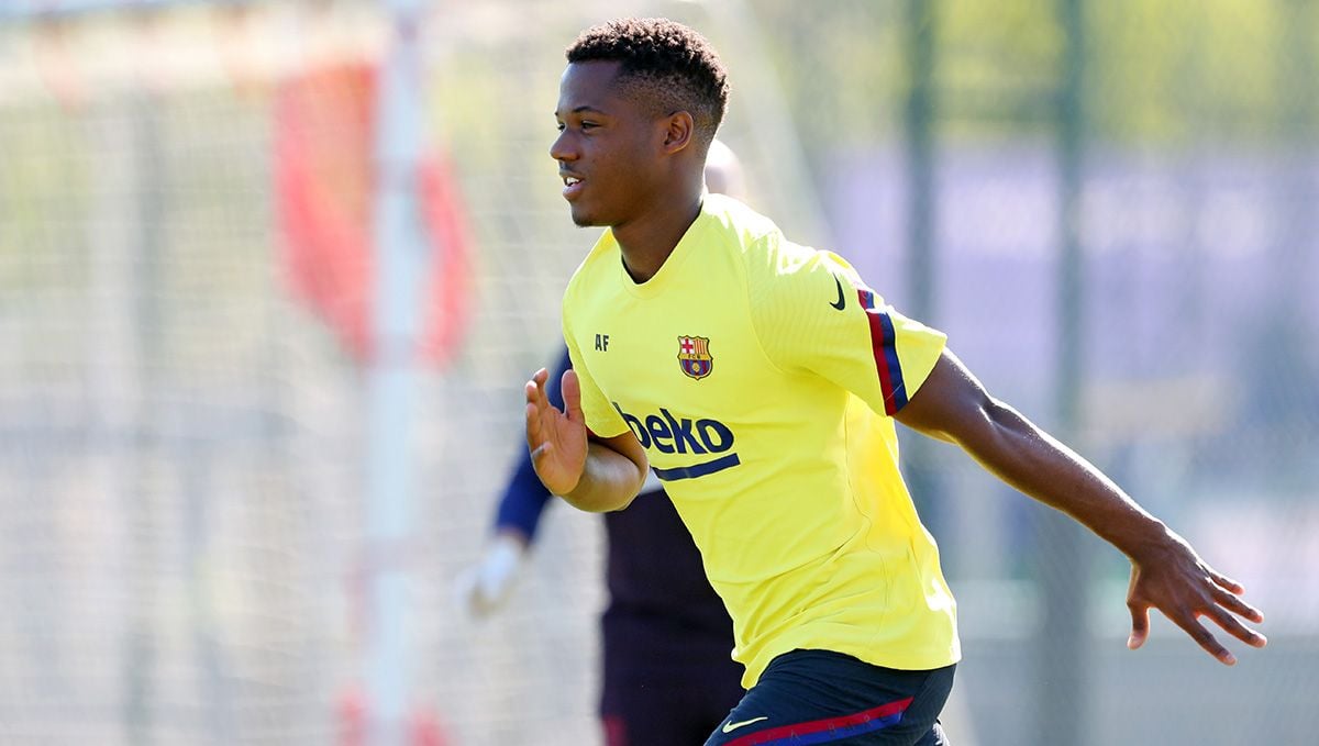 No pueden dejarle ir: El auténtico 'show' de Ansu Fati en los entrenos